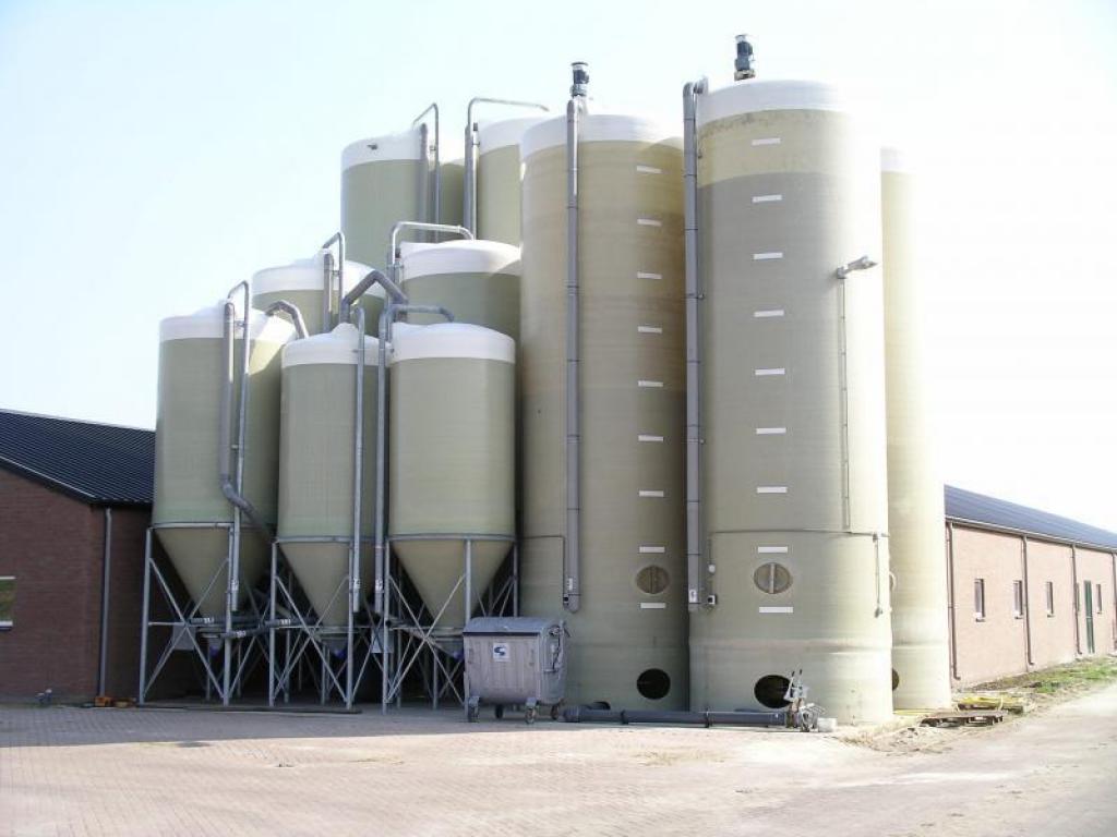 Polyester opslagtank (Donkers Trading BV) | Donkers Trading BV